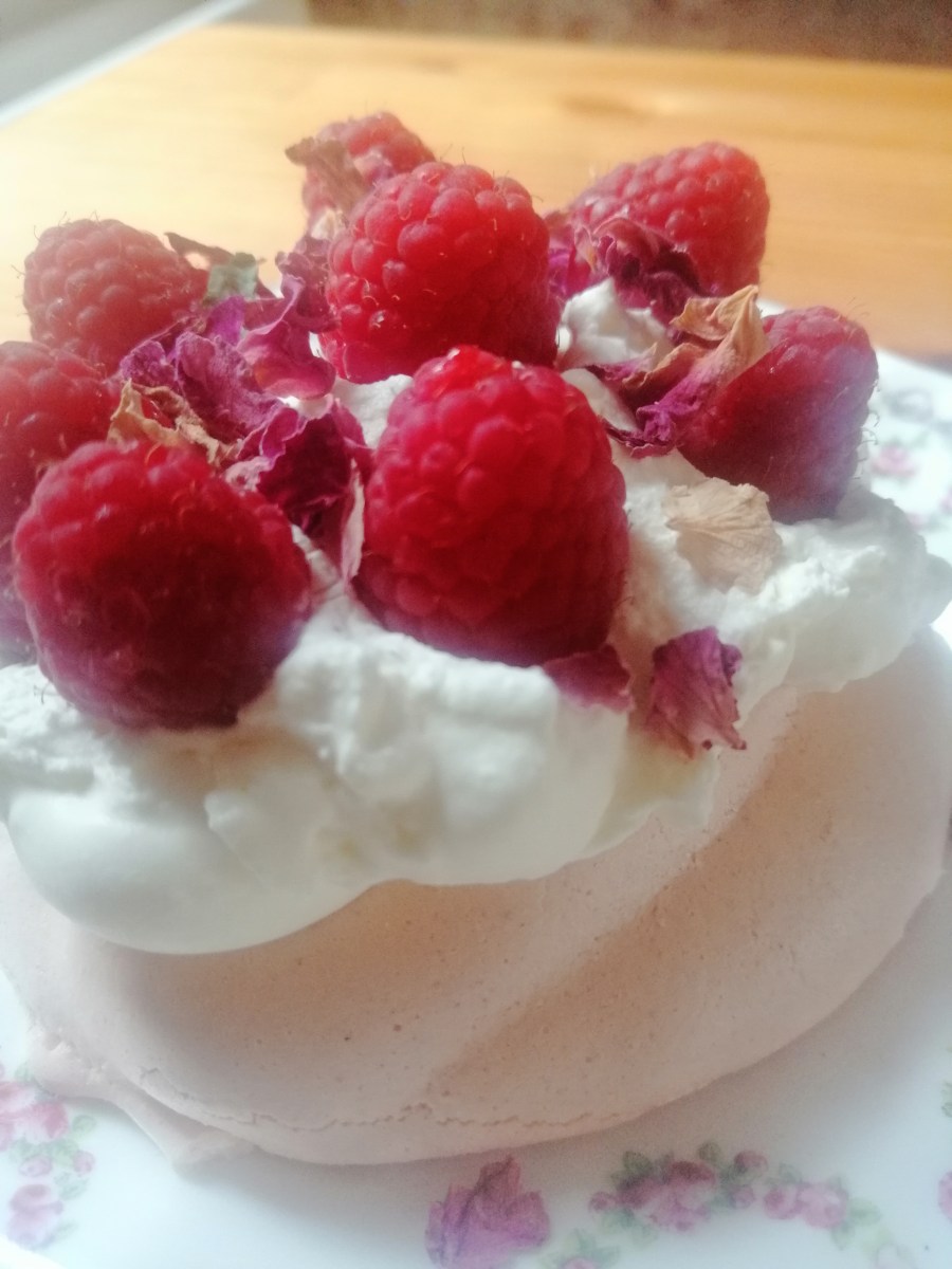 Rose and Raspberry Meringues – Seaneen's Sunnyside Kitchen